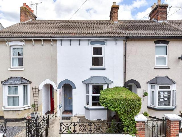 2 bedroom terraced house for sale