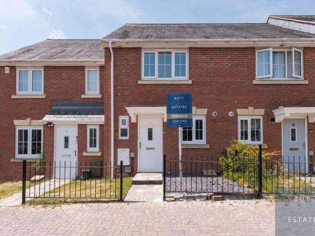 2 bedroom terraced house for sale