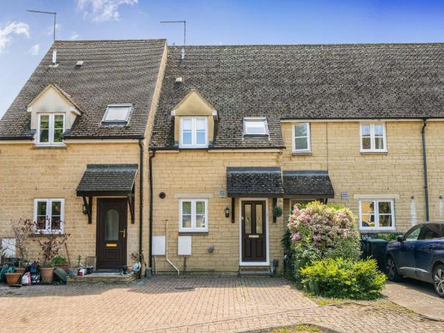 2 bedroom terraced house for sale