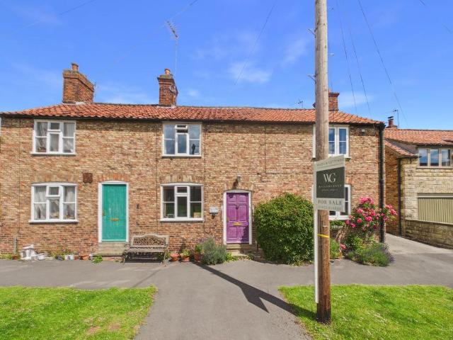2 bedroom terraced house for sale