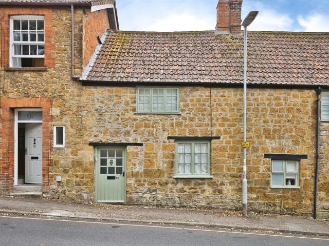 2 bedroom terraced house for sale
