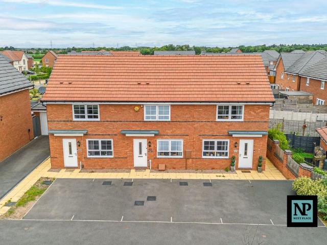 2 bedroom terraced house for sale