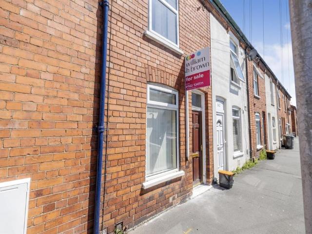 2 bedroom terraced house for sale