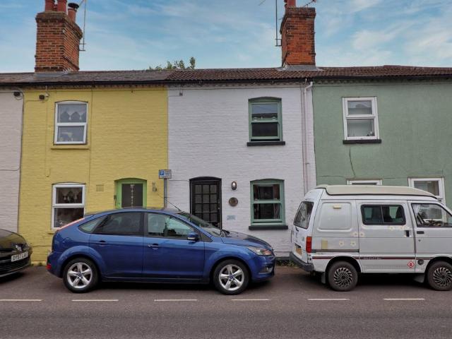 2 bedroom terraced house for sale
