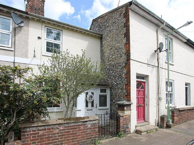 2 bedroom terraced house for sale