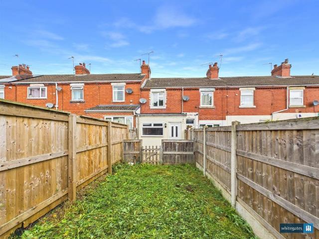 2 bedroom terraced house for sale