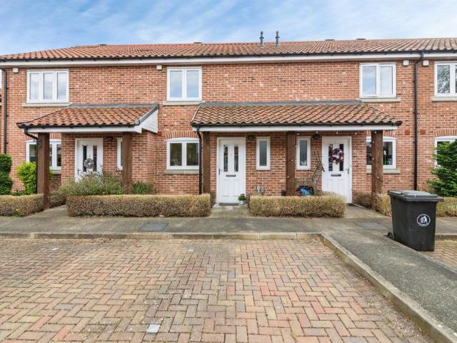 2 bedroom terraced house for sale