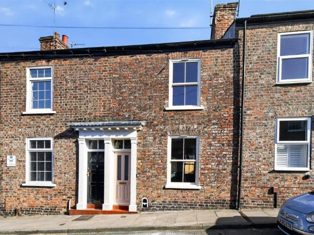 2 bedroom terraced house for sale
