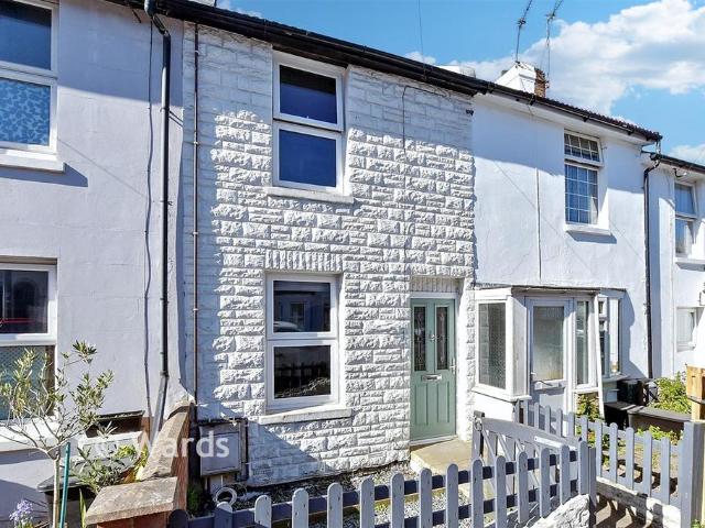 2 bedroom terraced house for sale