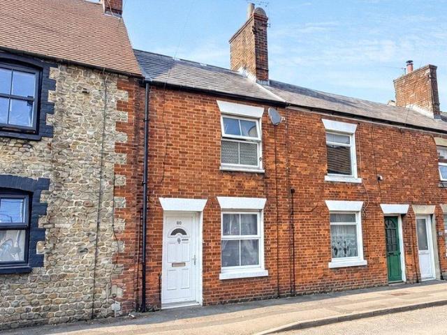 2 bedroom terraced house for sale