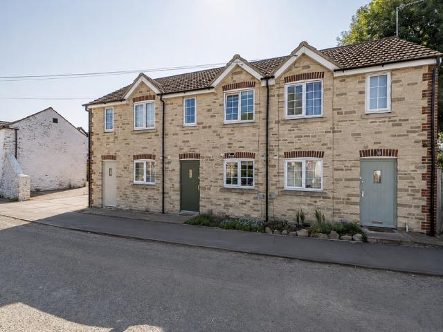 2 bedroom terraced house for sale