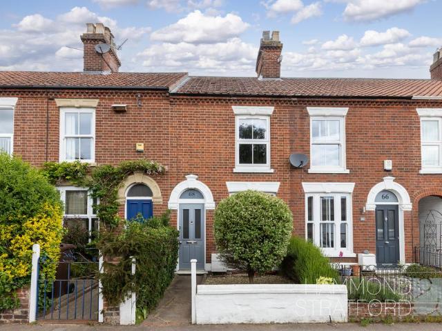 2 bedroom terraced house for sale
