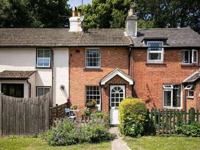 2 Bedroom Terraced House For Sale In Copthorne