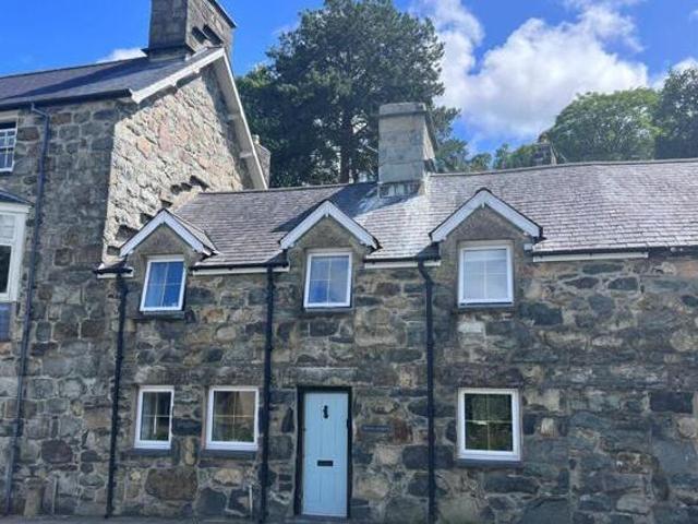 2 Bedroom Terraced House For Sale In Cader Road, Dolgellau
