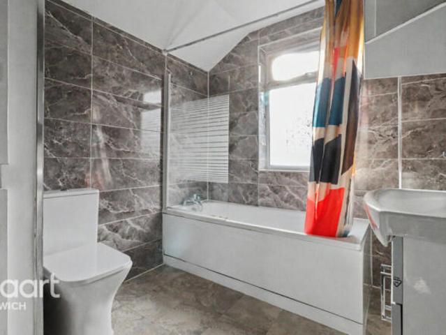 2 bedroom terraced house for sale in Camden Road, Ipswich, IP3