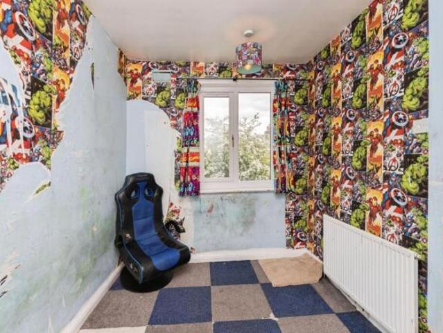 2 bedroom terraced house for sale in Canterbury Avenue, Bradford, BD5