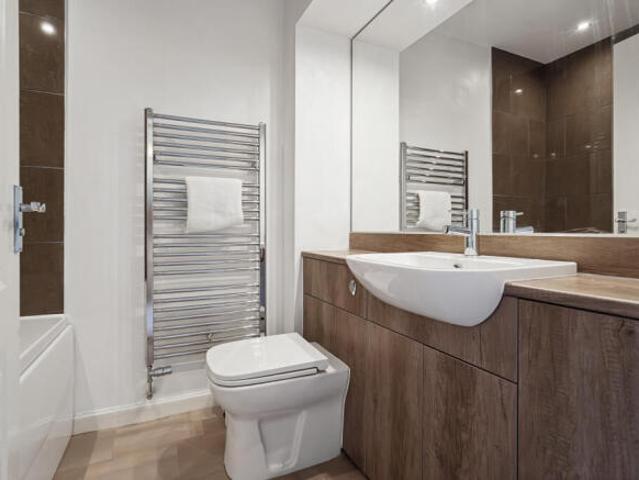2 bedroom terraced house for sale in Cardyke Way, Auchinloch, Lenzie, G66