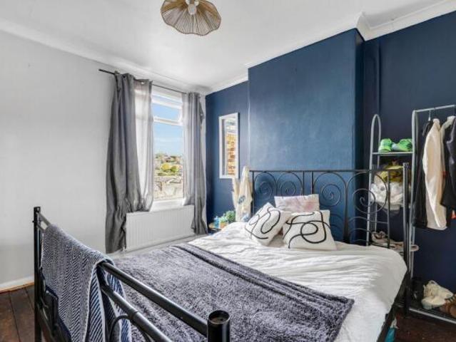 2 bedroom terraced house for sale in Carlton Road, Nottingham, NG3