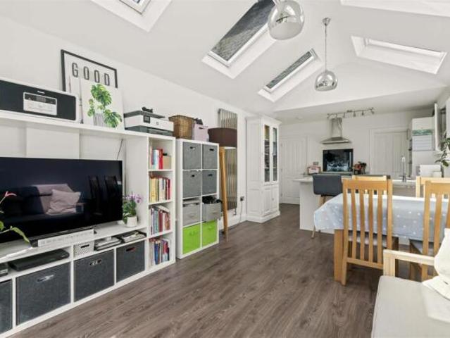 2 bedroom terraced house for sale in Castle Road, Isleworth, TW7