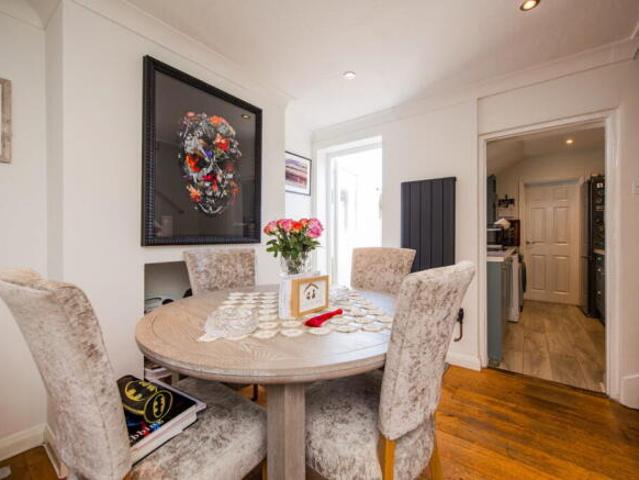 2 bedroom terraced house for sale in Castle Street, Southborough, TN4
