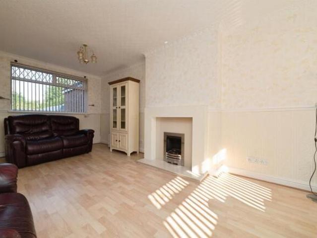 2 bedroom terraced house for sale in Castleford Grove, Hull, HU9