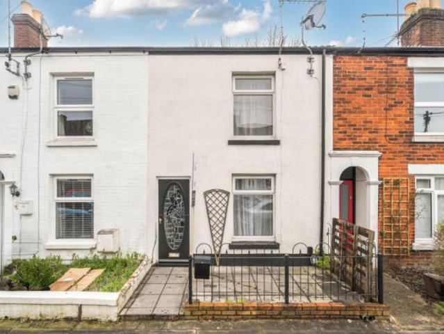 2 bedroom terraced house for sale in Cedar Road, Inner Avenue, Southampton, Hampshire, SO14