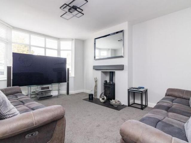 2 bedroom terraced house for sale in Central Avenue, Syston, LE7