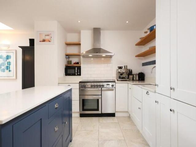 2 bedroom terraced house for sale in Church Lane, Cliftonwood, BS8