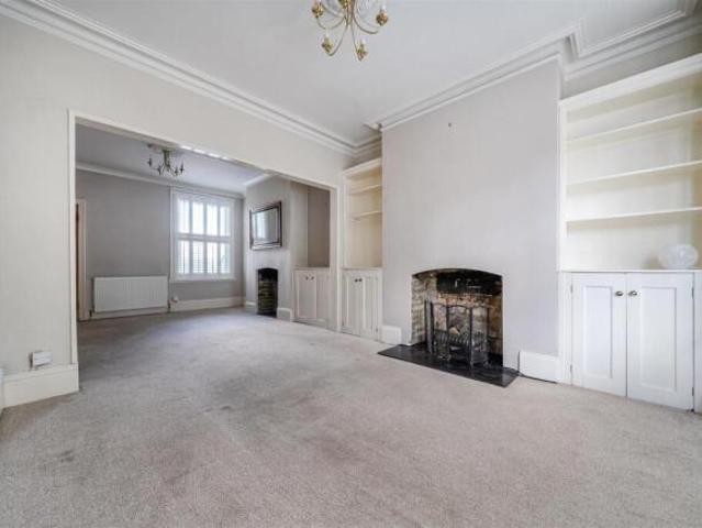 2 bedroom terraced house for sale in Church Road, Maidstone, ME15