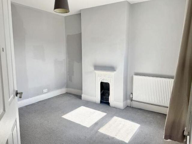 2 bedroom terraced house for sale in Churchville Road, Bedford, MK42 9PT, MK42