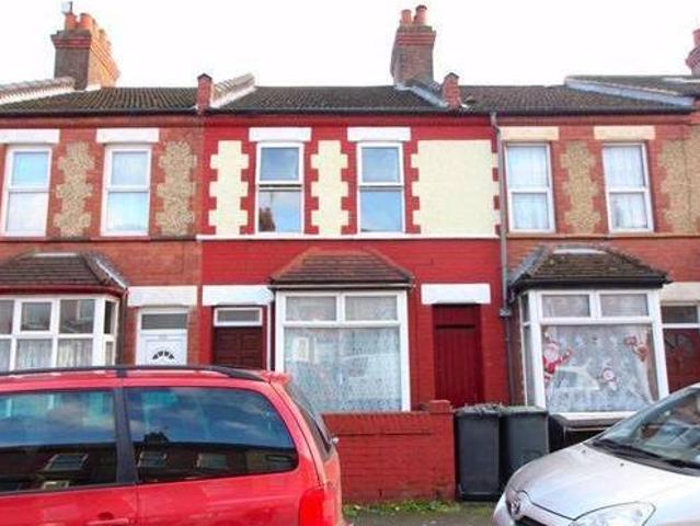 2 bedroom terraced house for sale in CHAIN FREE on Spencer Road Luton LU3