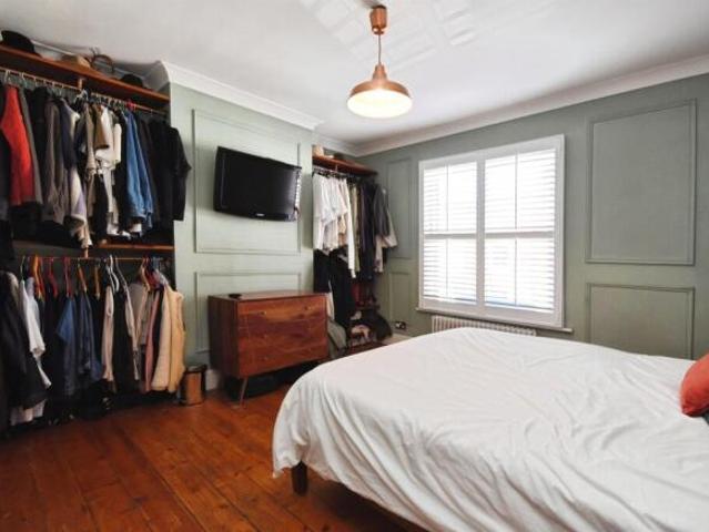 2 bedroom terraced house for sale in Chase Road, Brentwood, CM14