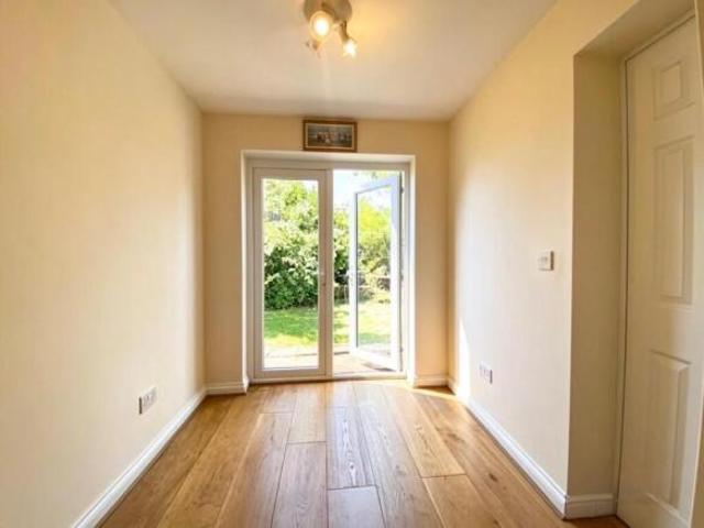 2 bedroom terraced house for sale in Chase Road, Brentwood, CM14