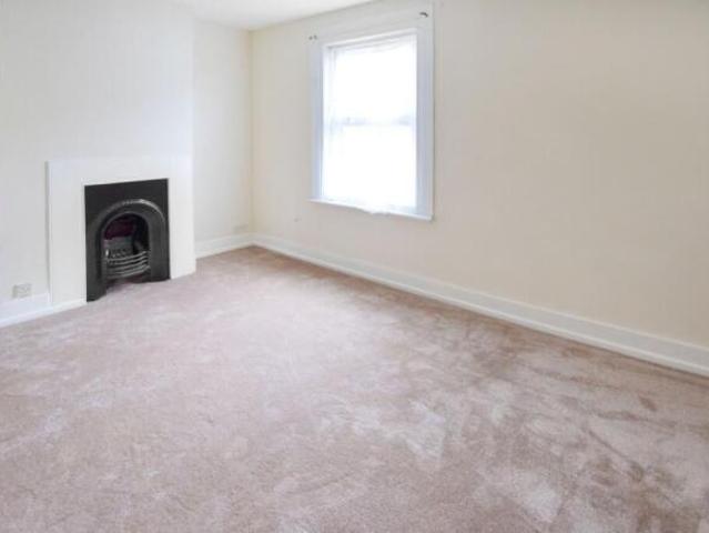 2 bedroom terraced house for sale in Charter Street, Chatham, ME4