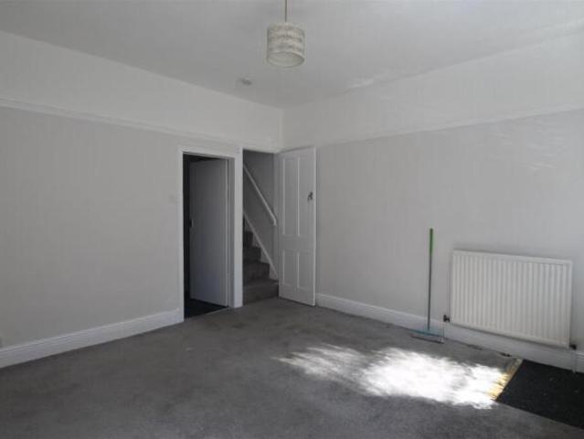 2 bedroom terraced house for sale in Chatsworth Road, Harrogate, HG1