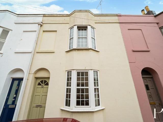 2 bedroom terraced house for sale in Cheltenham Place, Brighton, BN1