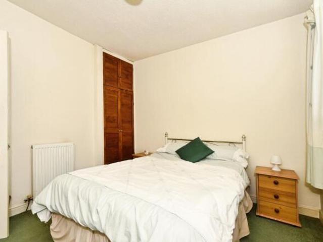 2 bedroom terraced house for sale in Cheney Manor Road, Swindon, SN2