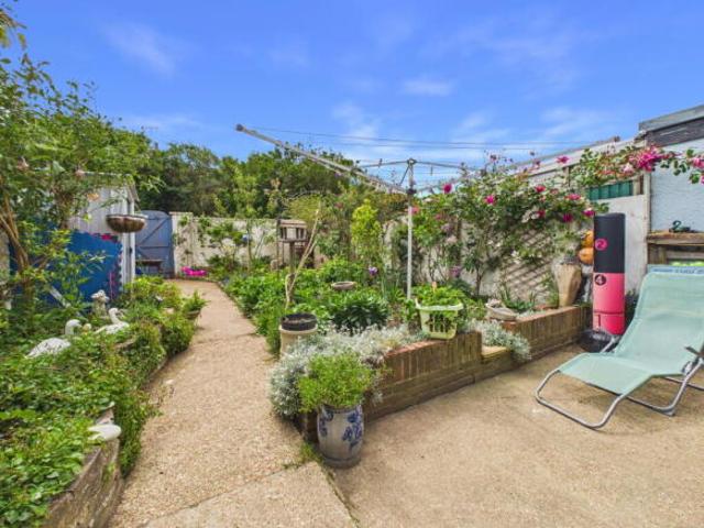 2 bedroom terraced house for sale in Chester Avenue, Worthing, BN11 2EB, BN11