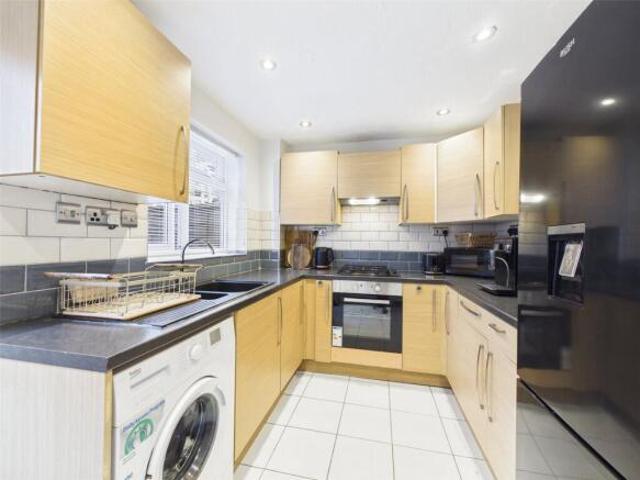 2 bedroom terraced house for sale in Cheviot Close, Worcester, Worcestershire, WR4