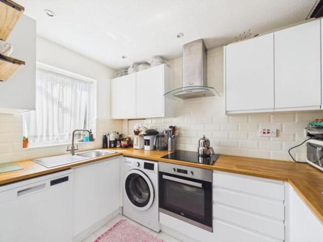 2 bedroom terraced house for sale in Chicory Close, Earley, RG6