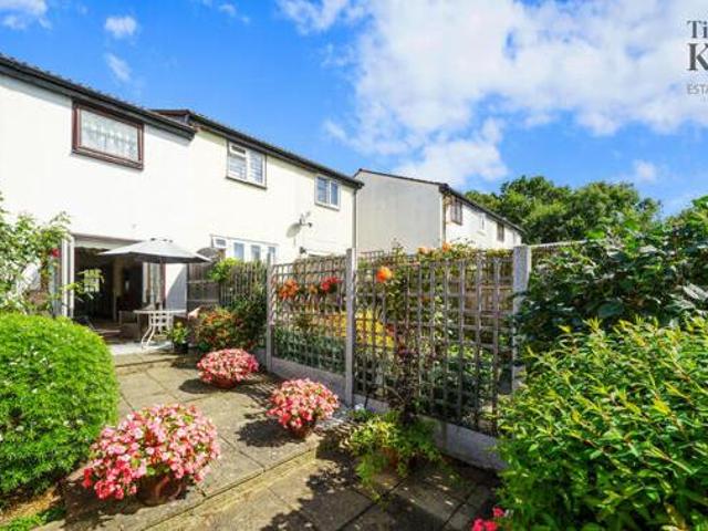 2 Bedroom Terraced House For Sale In Chingford