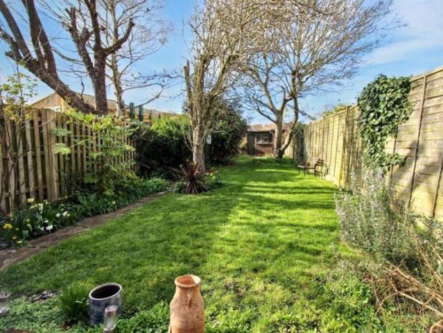 2 bedroom terraced house for sale in City Road, Tilehurst, Reading, RG31