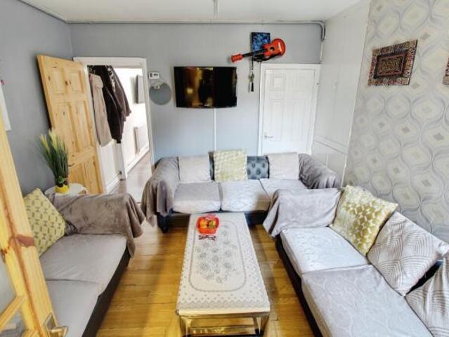 2 bedroom terraced house for sale in Clarence Road, Millfield, Peterborough, PE1