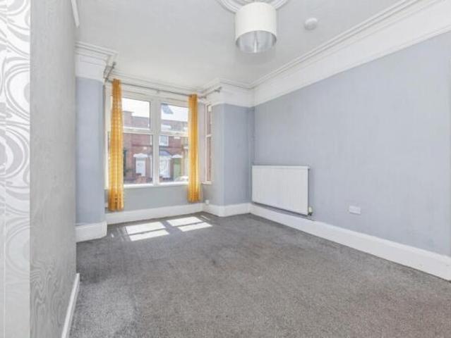 2 bedroom terraced house for sale in Clarendon Park Road, LEICESTER, LE2
