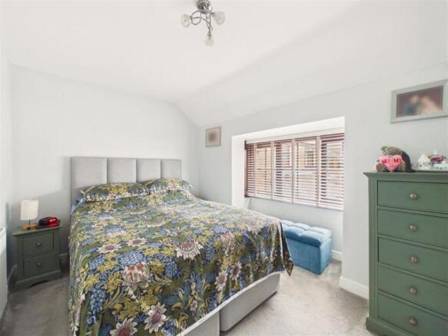 2 bedroom terraced house for sale in Cliff Road, Hessle, HU13