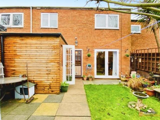 2 bedroom terraced house for sale in Clifford Street, Leicester, LE3