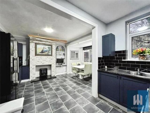 2 bedroom terraced house for sale in Close Hill Lane, Huddersfield, HD4