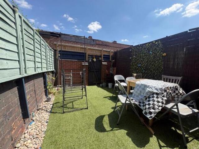 2 bedroom terraced house for sale in Cranmer Street, Leicester, LE3