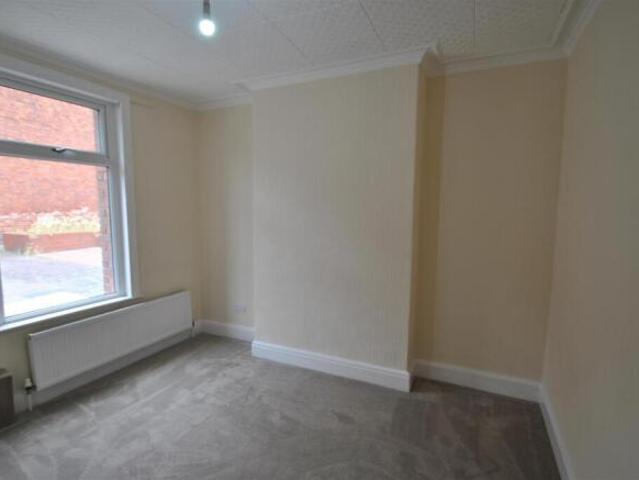 2 bedroom terraced house for sale in Crimpsall Road, Doncaster, DN4