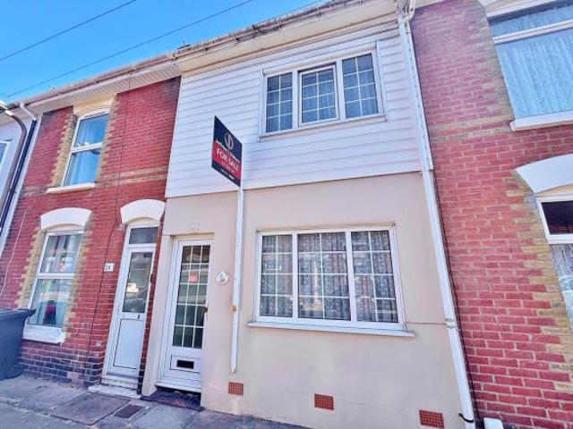 2 bedroom terraced house for sale in Croft Road, North End, PO2